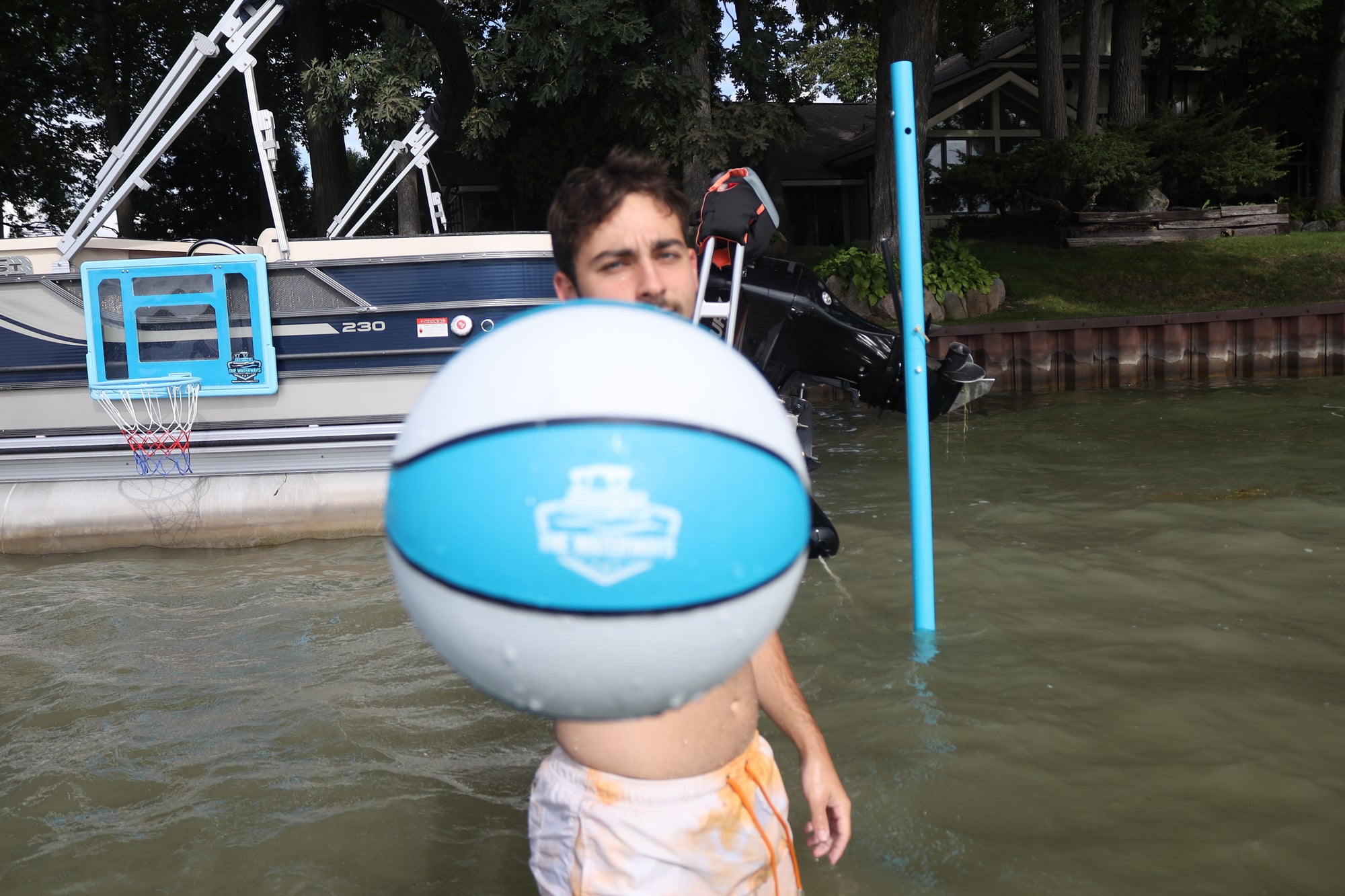 Aqua Shot (Pontoon Basketball Hoop) – The WaterWays