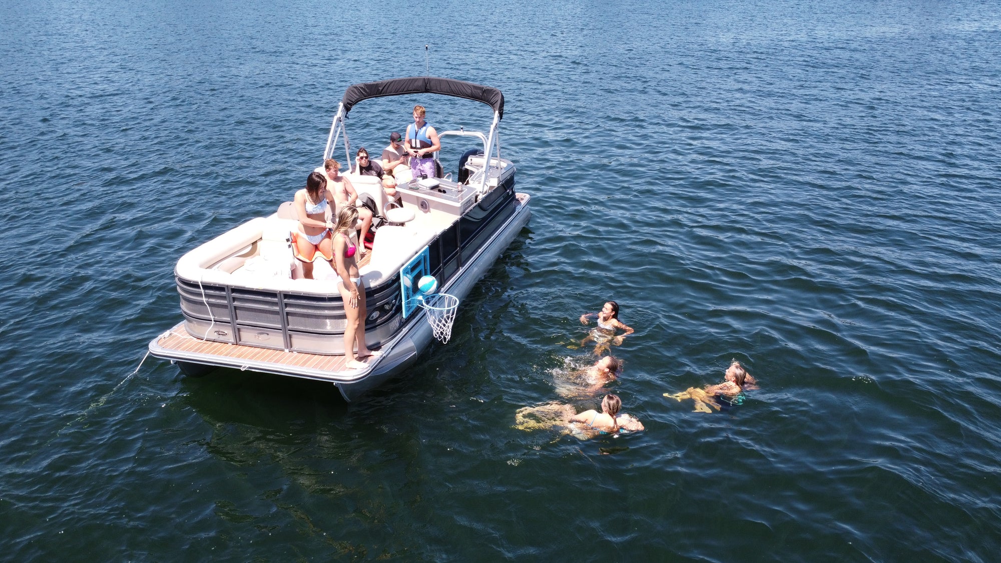 Aqua Shot (Pontoon Basketball Hoop) – The WaterWays