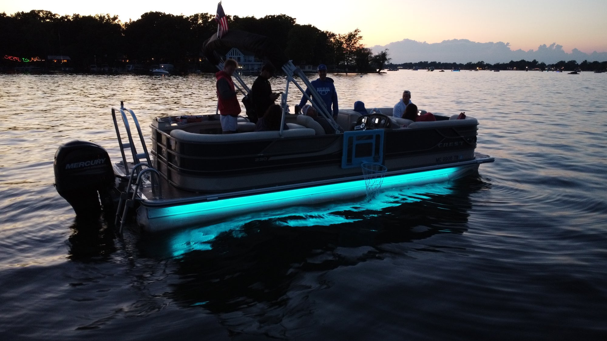 Aqua Shot (Pontoon Basketball Hoop) – The WaterWays